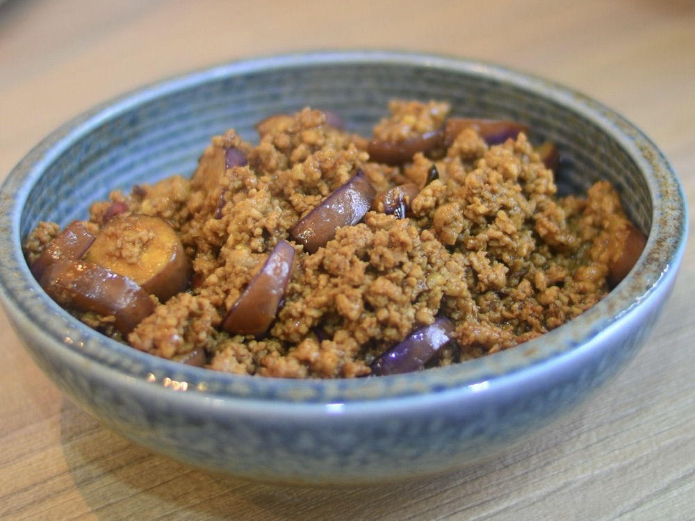 Minced Meat + Eggplant with Spicy Fermented Soy Beans – A Singaporean Mum